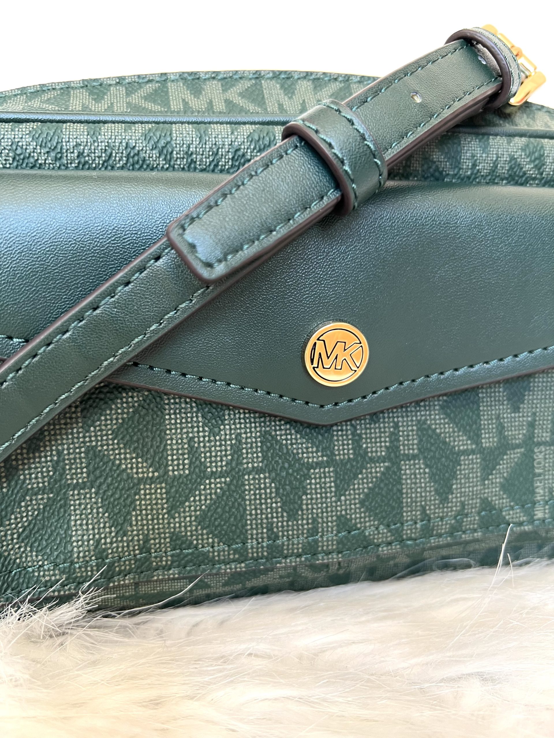 Crossbody MK monograma verde – Mimetista